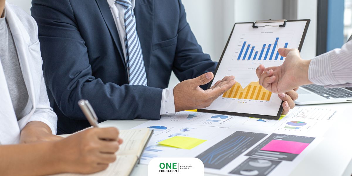 Business vs Management: What’s the Difference? - One Education